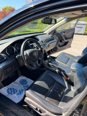 Black Honda Accord 2015 in Tallinn, with an engine capacity of 2.00 L and mileage of 144 thousand km for 10000 €, photo 7 on AUTOMOTO.COM.LV