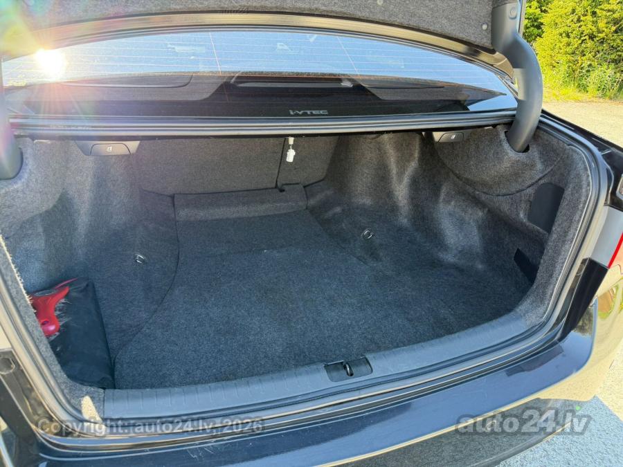 Black Honda Accord 2015 in Tallinn, with an engine capacity of 2.00 L and mileage of 144 thousand km for 10000 €, photo 8 on AUTOMOTO.COM.LV
