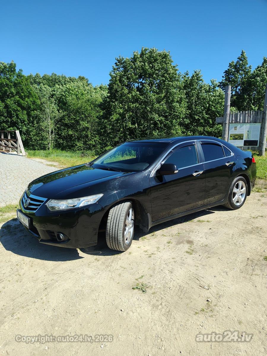 Melns Honda Accord 2015 Rapla, ar dzinēja tilpumu 2.00 L un nobraukumu 221 tūkst. km par 7900 €, foto 9 vietnē AUTOMOTO.COM.LV