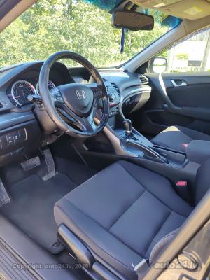 Melns Honda Accord 2015 Rapla, ar dzinēja tilpumu 2.00 L un nobraukumu 221 tūkst. km par 7900 €, foto 13 vietnē AUTOMOTO.COM.LV