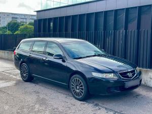 Melns Honda Accord 2004 Viļņa, ar dzinēja tilpumu 2.00 L un nobraukumu 262 tūkst. km par 1250 €, foto  vietnē AUTOMOTO.COM.LV