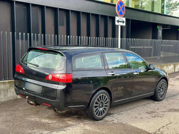Black Honda Accord 2004 in Vilnius, with an engine capacity of 2.00 L and mileage of 262 thousand km for 1250 €, photo 4 on AUTOMOTO.COM.LV