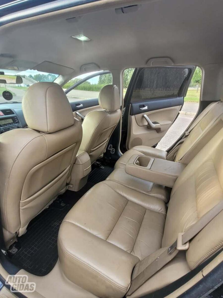 Black Honda Accord 2004 in Kaunas, with an engine capacity of 2.20 L and mileage of 386 thousand km for 950 €, photo 8 on AUTOMOTO.COM.LV