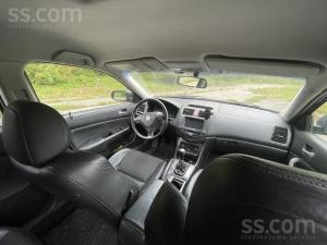 Melns Honda Accord 2004 Rīga, ar dzinēja tilpumu 2.20 L un nobraukumu 304 tūkst. km par 1550 €, foto 4 vietnē AUTOMOTO.COM.LV
