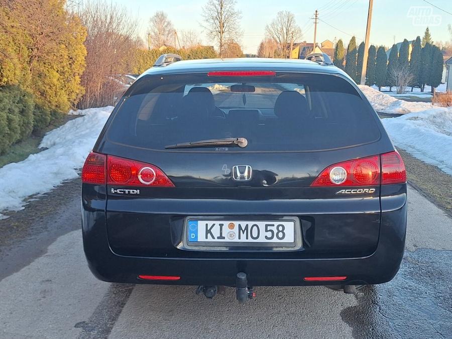 Melns Honda Accord 2005 Mažeikiai, ar dzinēja tilpumu 2.20 L un nobraukumu 243 tūkst. km par 2650 €, foto 8 vietnē AUTOMOTO.COM.LV