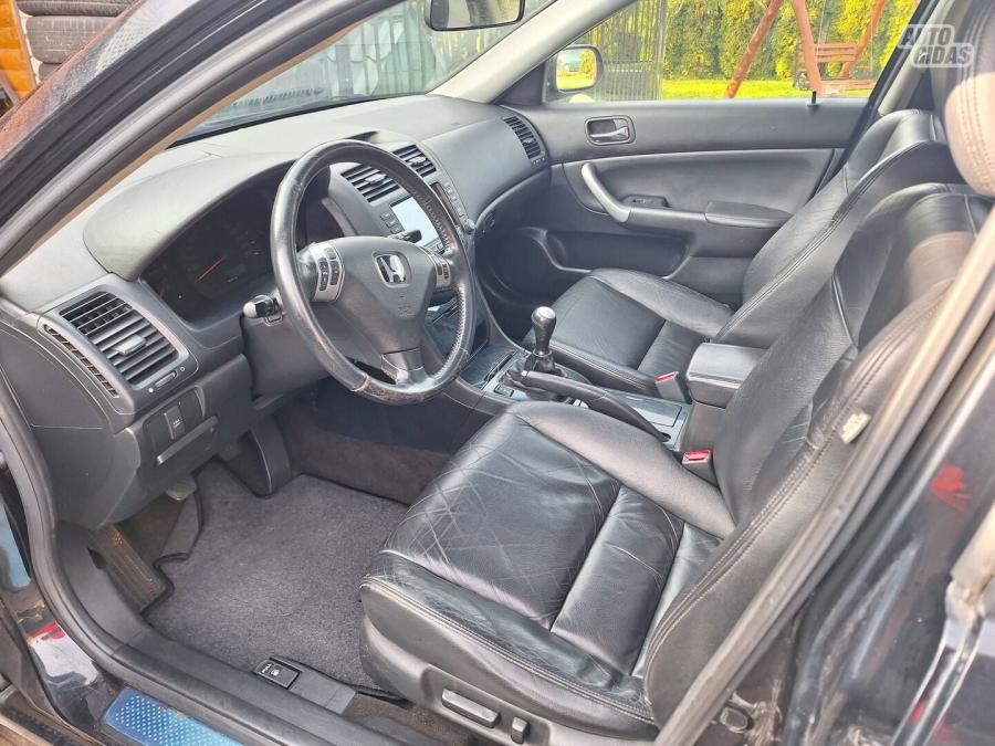 Melns Honda Accord 2005 Mažeikiai, ar dzinēja tilpumu 2.20 L un nobraukumu 243 tūkst. km par 2650 €, foto 19 vietnē AUTOMOTO.COM.LV