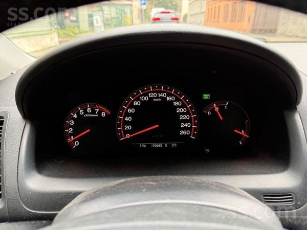 Black Honda Accord 2006 in Riga, with an engine capacity of 2.00 L and mileage of 191 thousand km for 1000 €, photo 8 on AUTOMOTO.COM.LV
