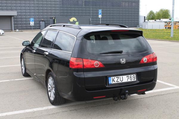 Melns Honda Accord 2007 Šauļi, ar dzinēja tilpumu 2.20 L un nobraukumu 252 tūkst. km par 800 €, foto 6 vietnē AUTOMOTO.COM.LV