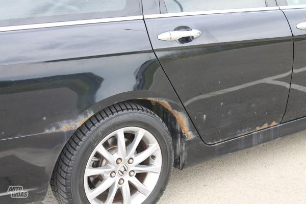 Melns Honda Accord 2007 Šauļi, ar dzinēja tilpumu 2.20 L un nobraukumu 252 tūkst. km par 800 €, foto 8 vietnē AUTOMOTO.COM.LV