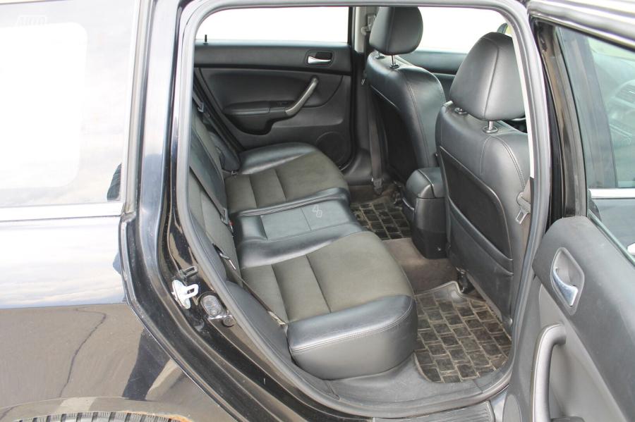 Black Honda Accord 2007 in Siauliai, with an engine capacity of 2.20 L and mileage of 252 thousand km for 800 €, photo 17 on AUTOMOTO.COM.LV
