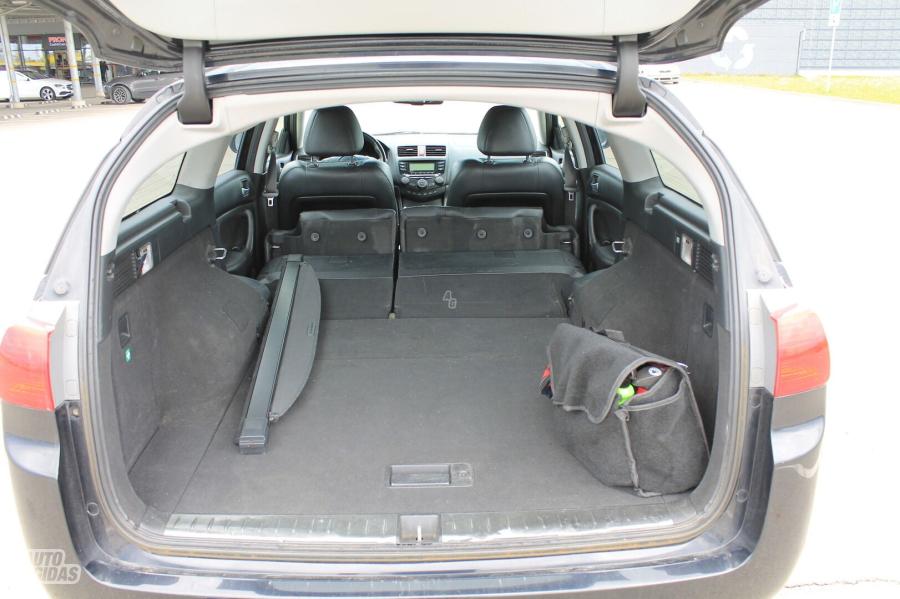 Black Honda Accord 2007 in Siauliai, with an engine capacity of 2.20 L and mileage of 252 thousand km for 800 €, photo 19 on AUTOMOTO.COM.LV