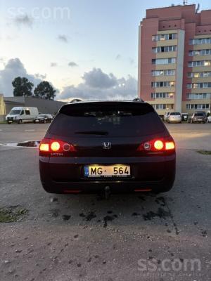 Black Honda Accord 2008 in Liepaja, with an engine capacity of 2.20 L and mileage of 262 thousand km for 2000 €, photo 8 on AUTOMOTO.COM.LV