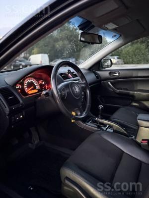 Black Honda Accord 2008 in Liepaja, with an engine capacity of 2.20 L and mileage of 262 thousand km for 2000 €, photo 9 on AUTOMOTO.COM.LV