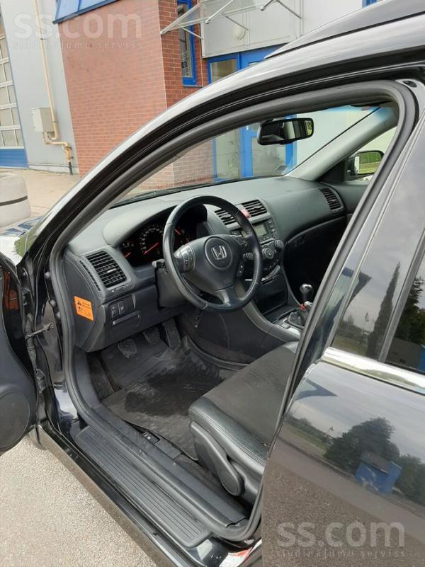 Melns Honda Accord 2008 Jelgava, ar dzinēja tilpumu 2.20 L un nobraukumu 376 tūkst. km par 1200 €, foto 9 vietnē AUTOMOTO.COM.LV