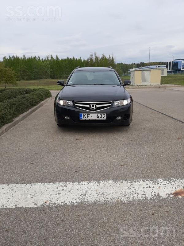 Melns Honda Accord 2008 Jelgava, ar dzinēja tilpumu 2.20 L un nobraukumu 376 tūkst. km par 1200 €, foto 1 vietnē AUTOMOTO.COM.LV