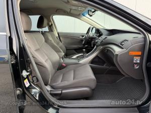 Black Honda Accord 2008 in Tartu, with an engine capacity of 2.20 L and mileage of 279 thousand km for 1999 €, photo 9 on AUTOMOTO.COM.LV