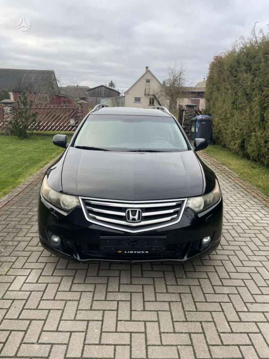 Black Honda Accord 2009 in Marijampole, with an engine capacity of 2.20 L and mileage of 300 thousand km for 2400 €, photo 2 on AUTOMOTO.COM.LV