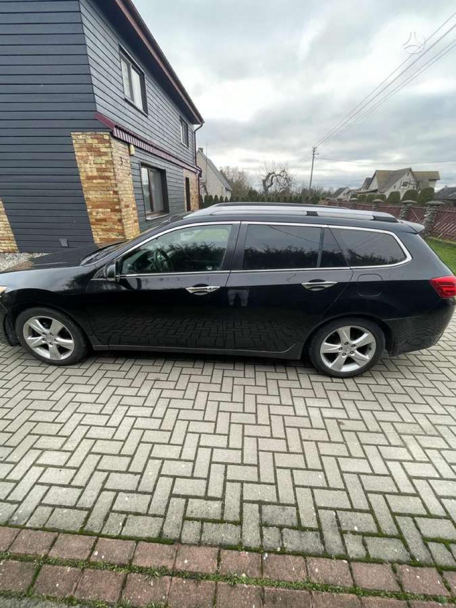 Black Honda Accord 2009 in Marijampole, with an engine capacity of 2.20 L and mileage of 300 thousand km for 2400 €, photo 7 on AUTOMOTO.COM.LV