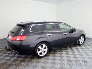 Black Honda Accord 2009 in Tallinn, with an engine capacity of 2.20 L and mileage of 319 thousand km for 2499 €, photo 4 on AUTOMOTO.COM.LV