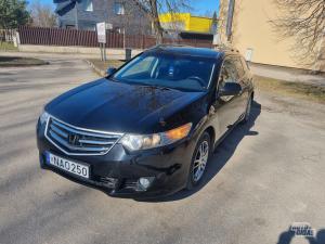 Black Honda Accord 2009 in Siauliai, with an engine capacity of 2.20 L and mileage of 370 thousand km for 2900 €, photo  on AUTOMOTO.COM.LV