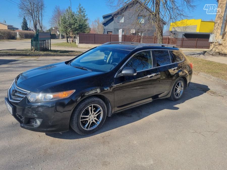 Black Honda Accord 2009 in Siauliai, with an engine capacity of 2.20 L and mileage of 370 thousand km for 2900 €, photo 3 on AUTOMOTO.COM.LV