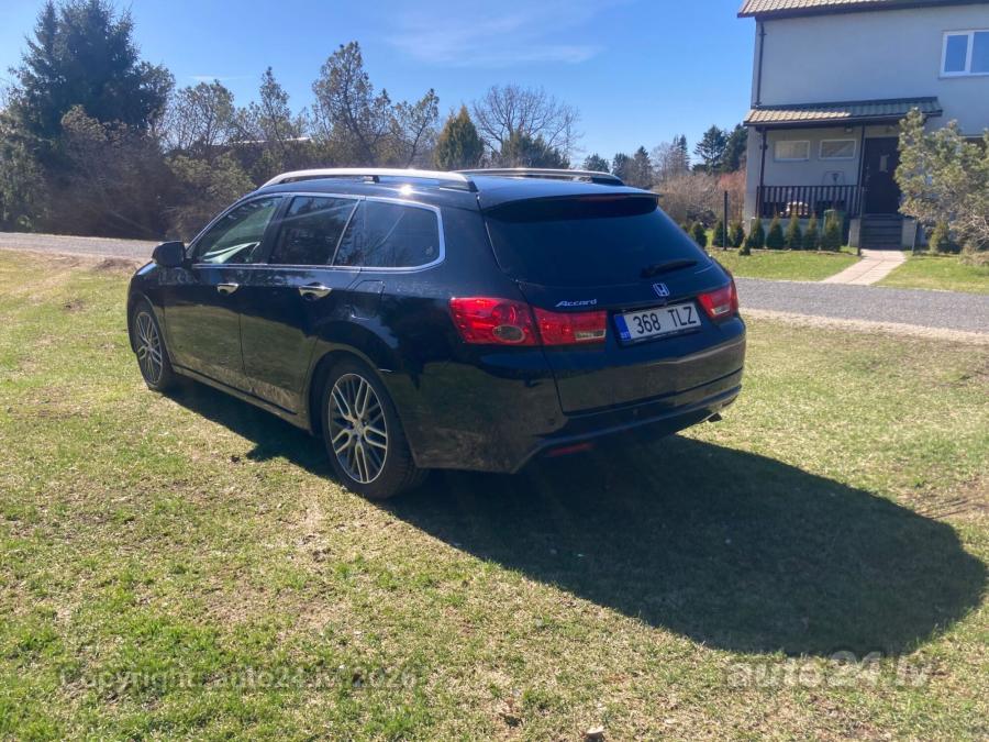 Black Honda Accord 2009 in Tallinn, with an engine capacity of 2.20 L and mileage of 394 thousand km for 3500 €, photo 6 on AUTOMOTO.COM.LV