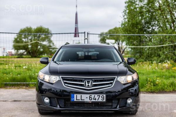 Melns Honda Accord 2009 Rīga, ar dzinēja tilpumu 2.20 L un nobraukumu 285 tūkst. km par 3790 €, foto 3 vietnē AUTOMOTO.COM.LV