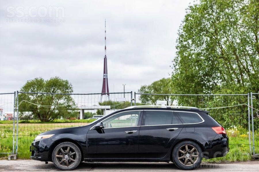 Melns Honda Accord 2009 Rīga, ar dzinēja tilpumu 2.20 L un nobraukumu 285 tūkst. km par 3790 €, foto 5 vietnē AUTOMOTO.COM.LV
