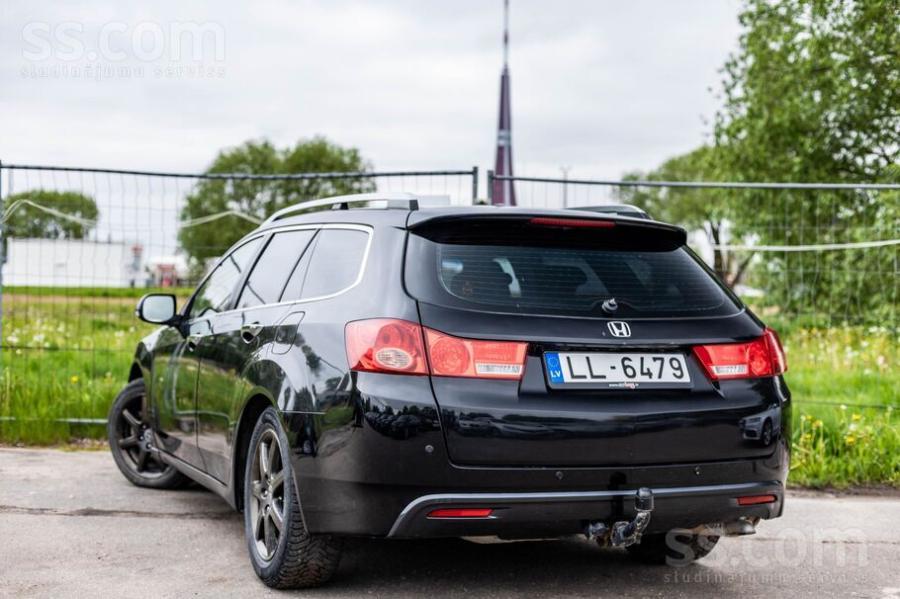 Melns Honda Accord 2009 Rīga, ar dzinēja tilpumu 2.20 L un nobraukumu 285 tūkst. km par 3790 €, foto 7 vietnē AUTOMOTO.COM.LV