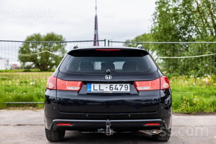 Melns Honda Accord 2009 Rīga, ar dzinēja tilpumu 2.20 L un nobraukumu 285 tūkst. km par 3790 €, foto 9 vietnē AUTOMOTO.COM.LV