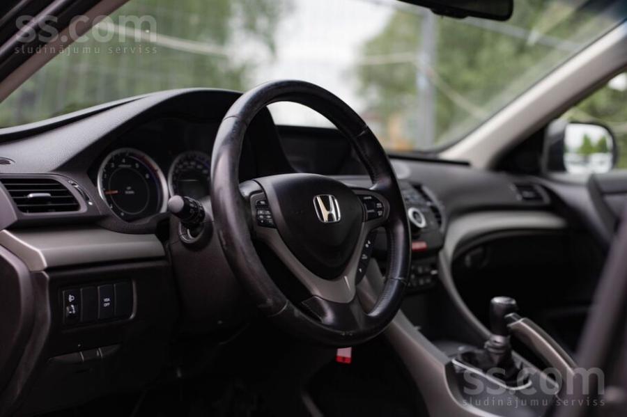 Melns Honda Accord 2009 Rīga, ar dzinēja tilpumu 2.20 L un nobraukumu 285 tūkst. km par 3790 €, foto 13 vietnē AUTOMOTO.COM.LV