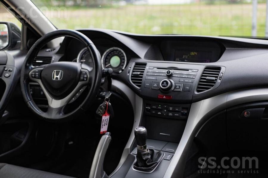 Melns Honda Accord 2009 Rīga, ar dzinēja tilpumu 2.20 L un nobraukumu 285 tūkst. km par 3790 €, foto 26 vietnē AUTOMOTO.COM.LV