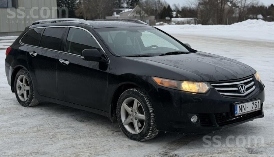 Black Honda Accord 2009 in Riga, with an engine capacity of 2.20 L and mileage of 0 thousand km for 3300 €, photo 1 on AUTOMOTO.COM.LV