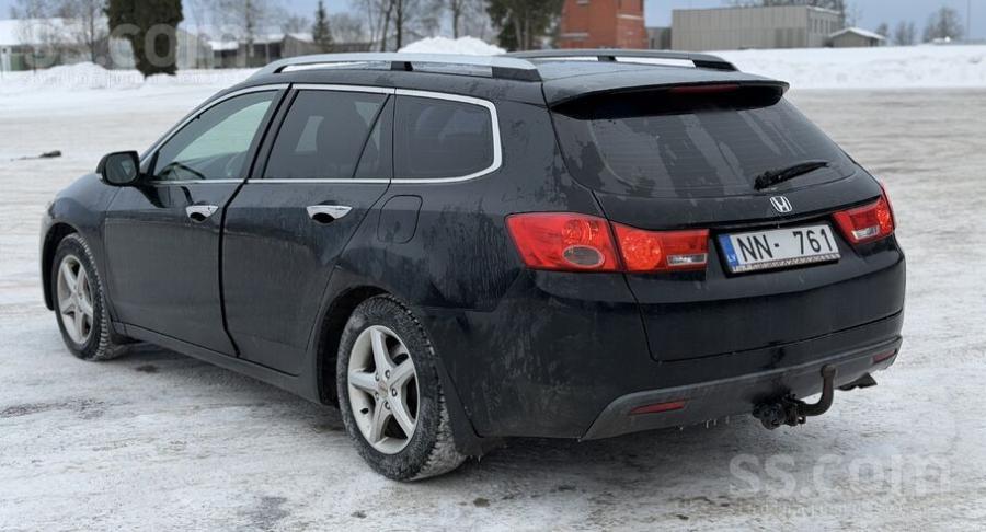 Black Honda Accord 2009 in Riga, with an engine capacity of 2.20 L and mileage of 0 thousand km for 3300 €, photo 6 on AUTOMOTO.COM.LV