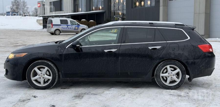 Black Honda Accord 2009 in Riga, with an engine capacity of 2.20 L and mileage of 0 thousand km for 3300 €, photo 7 on AUTOMOTO.COM.LV