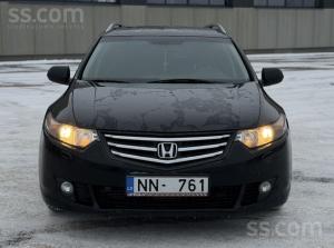 Black Honda Accord 2009 in Riga, with an engine capacity of 2.20 L and mileage of 0 thousand km for 3300 €, photo 9 on AUTOMOTO.COM.LV