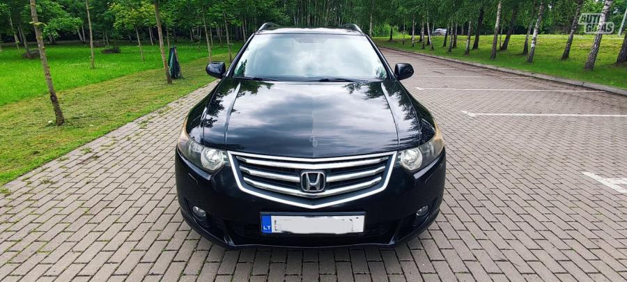 Black Honda Accord 2009 in Panevezys, with an engine capacity of 2.20 L and mileage of 268 thousand km for 2650 €, photo 1 on AUTOMOTO.COM.LV