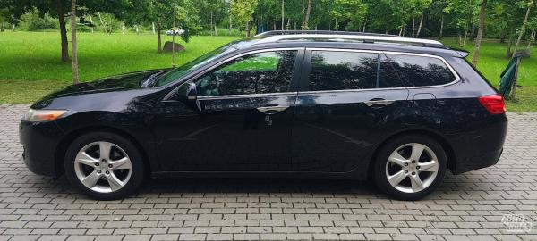 Black Honda Accord 2009 in Panevezys, with an engine capacity of 2.20 L and mileage of 268 thousand km for 2650 €, photo 4 on AUTOMOTO.COM.LV