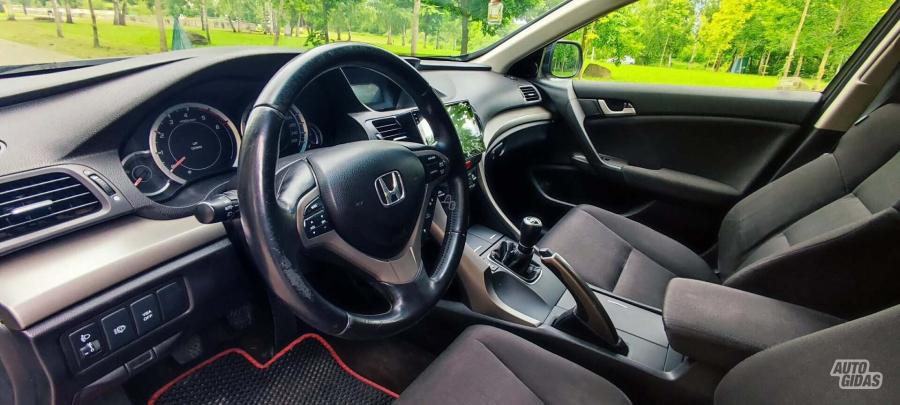 Black Honda Accord 2009 in Panevezys, with an engine capacity of 2.20 L and mileage of 268 thousand km for 2650 €, photo 11 on AUTOMOTO.COM.LV