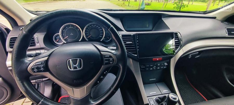 Black Honda Accord 2009 in Panevezys, with an engine capacity of 2.20 L and mileage of 268 thousand km for 2650 €, photo 12 on AUTOMOTO.COM.LV