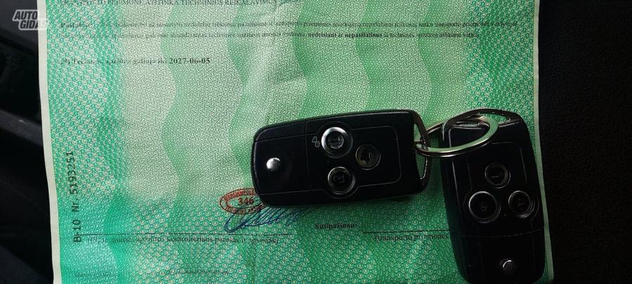 Black Honda Accord 2009 in Panevezys, with an engine capacity of 2.20 L and mileage of 268 thousand km for 2650 €, photo 15 on AUTOMOTO.COM.LV