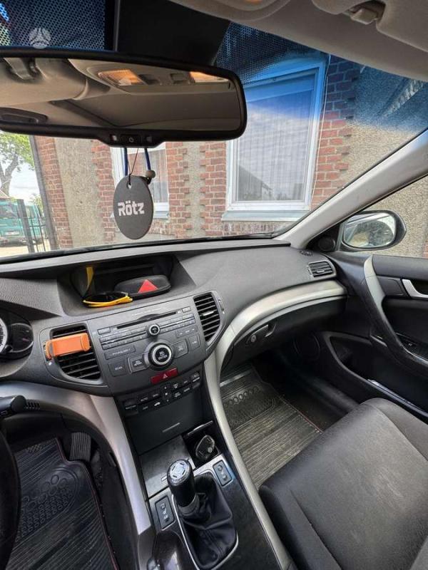 Black Honda Accord 2009 in Klaipeda, with an engine capacity of 2.20 L and mileage of 363 thousand km for 3500 €, photo 6 on AUTOMOTO.COM.LV