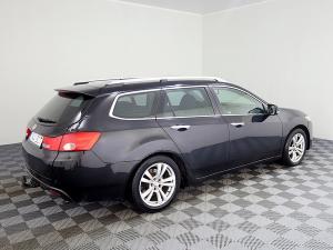 Black Honda Accord 2009 in Tallinn, with an engine capacity of 2.20 L and mileage of 262 thousand km for 999 €, photo 4 on AUTOMOTO.COM.LV