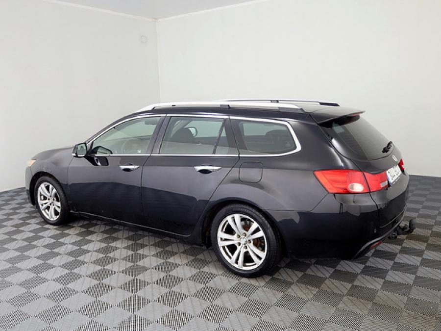 Black Honda Accord 2009 in Tallinn, with an engine capacity of 2.20 L and mileage of 262 thousand km for 999 €, photo 5 on AUTOMOTO.COM.LV