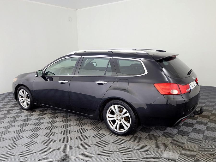 Black Honda Accord 2009 in Tallinn, with an engine capacity of 2.20 L and mileage of 262 thousand km for 999 €, photo 12 on AUTOMOTO.COM.LV