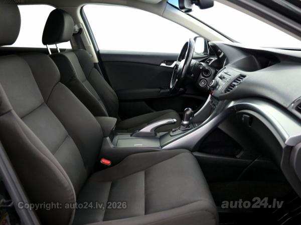 Melns Honda Accord 2011 Tallina, ar dzinēja tilpumu 2.00 L un nobraukumu 325 tūkst. km par 3299 €, foto 6 vietnē AUTOMOTO.COM.LV