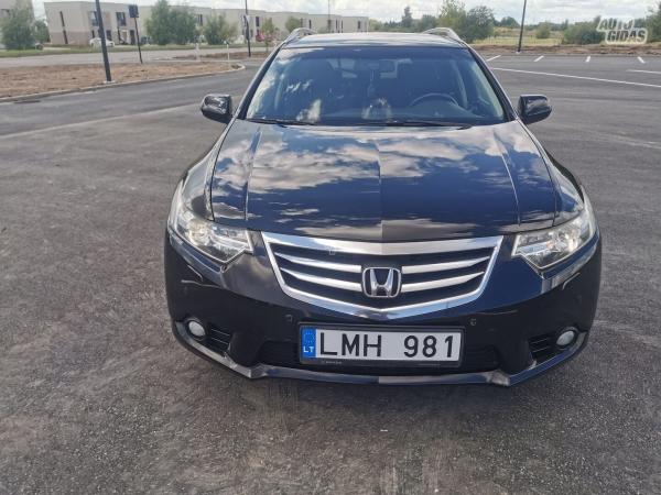 Black Honda Accord 2011 in Siauliai, with an engine capacity of 2.20 L and mileage of 322 thousand km for 4700 €, photo 1 on AUTOMOTO.COM.LV