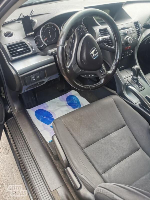 Black Honda Accord 2011 in Siauliai, with an engine capacity of 2.20 L and mileage of 322 thousand km for 4700 €, photo 3 on AUTOMOTO.COM.LV