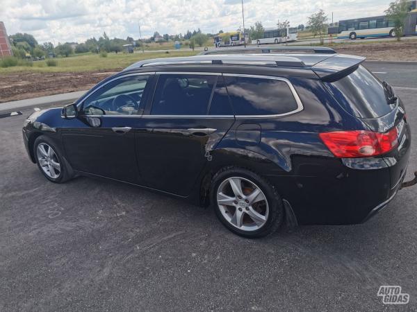 Black Honda Accord 2011 in Siauliai, with an engine capacity of 2.20 L and mileage of 322 thousand km for 4700 €, photo 5 on AUTOMOTO.COM.LV