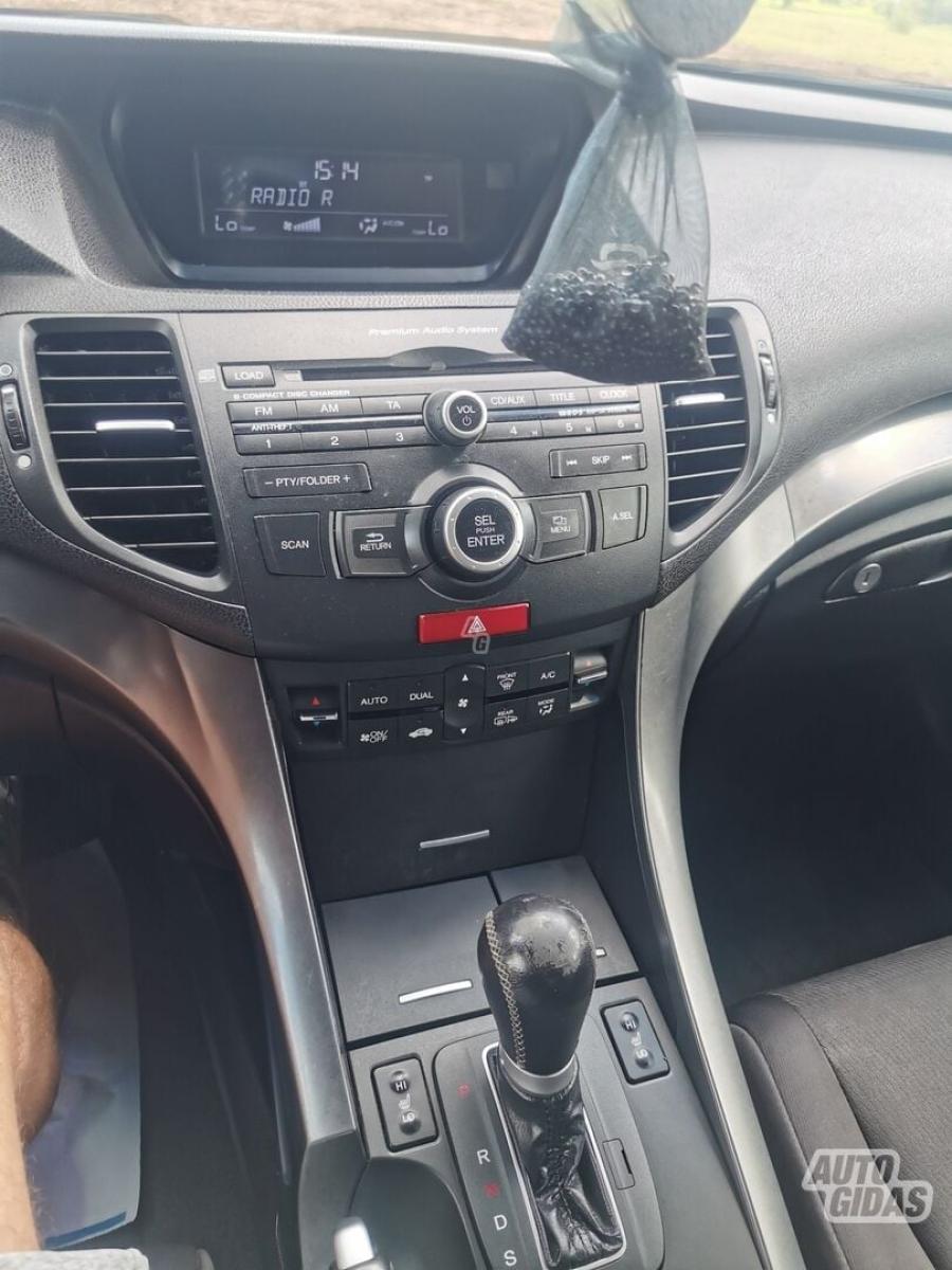 Black Honda Accord 2011 in Siauliai, with an engine capacity of 2.20 L and mileage of 322 thousand km for 4700 €, photo 11 on AUTOMOTO.COM.LV